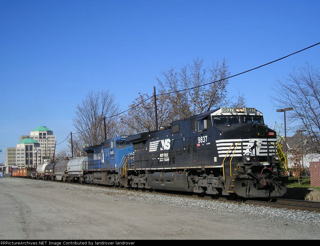 NS 9837 On NS 175 Eastbound